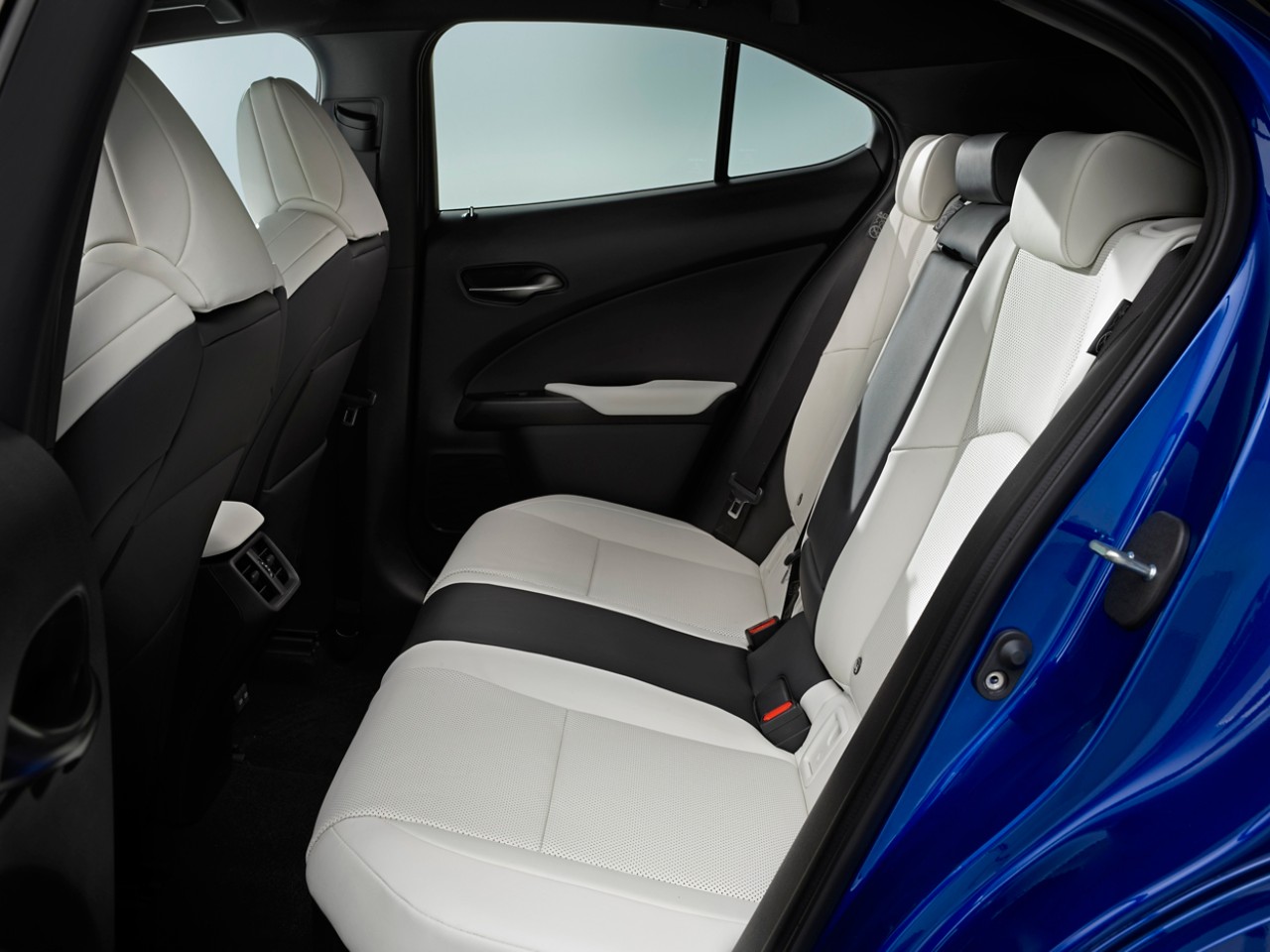 Uusi UX 300h Hybrid | Lexus Suomi